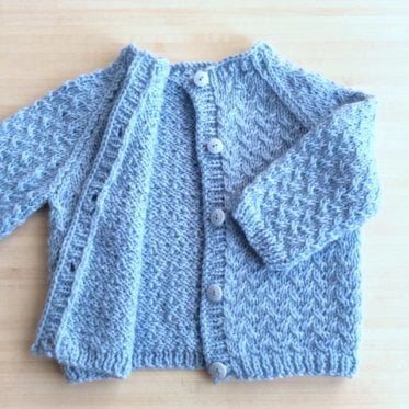 Petit Biscuit - un cardigan à croquer ! {Tricot bébé}